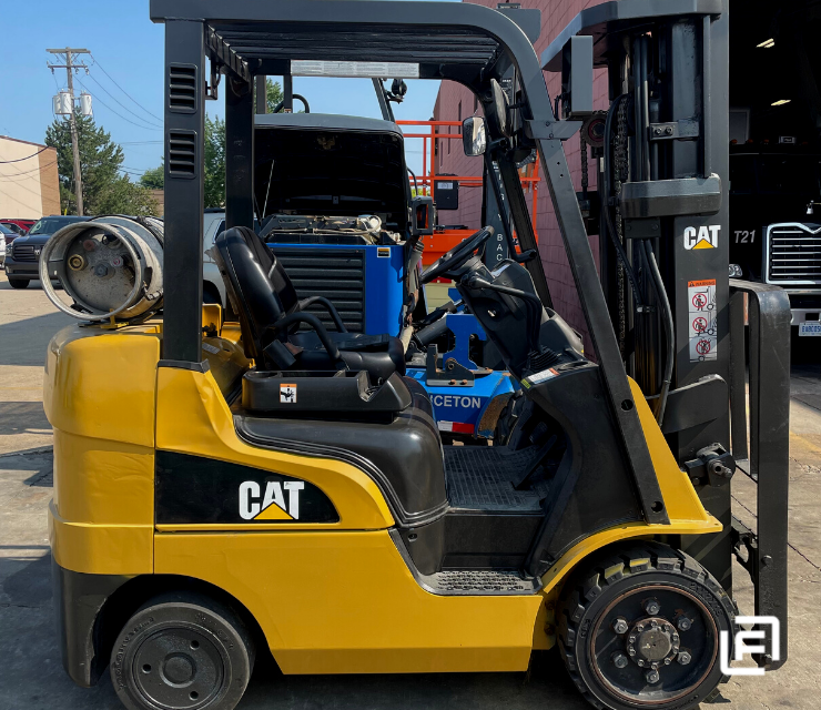 Used Forklift, Reach Truck, & Industrial Equipment in Michigan - Fraza